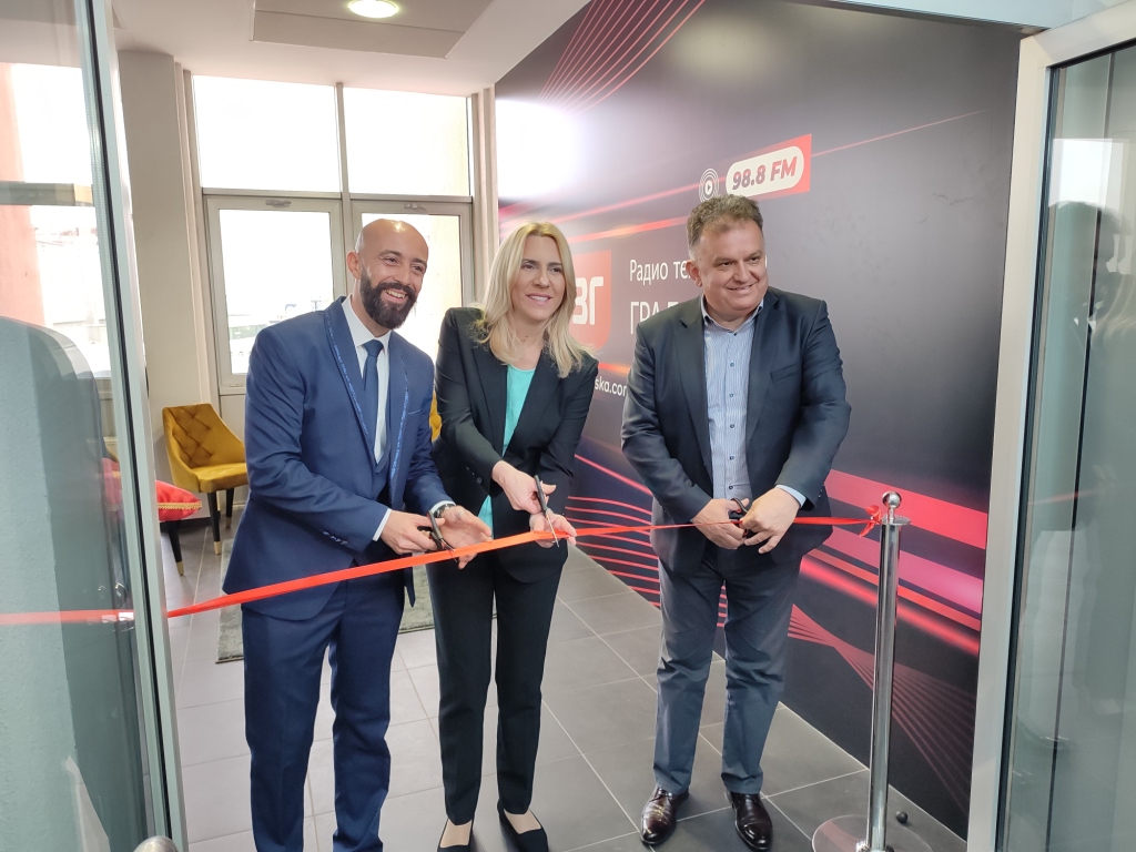 ОТВОРЕНЕ ПРОСТОРИЈЕ РТВ ГРАДИШКА И ПОЧЕЛО ЕМИТОВАЊЕ ТВ ПРОГРАМА | Град ...